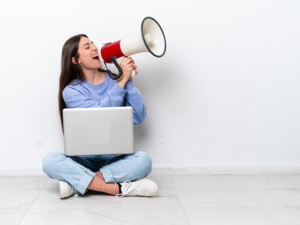 老外說”Give me a shout.”，不是要你大聲喊叫！ - 今周刊